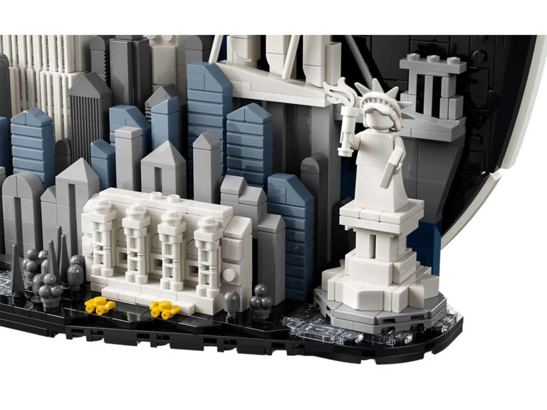 Lego’s new set lets you build New York for $140