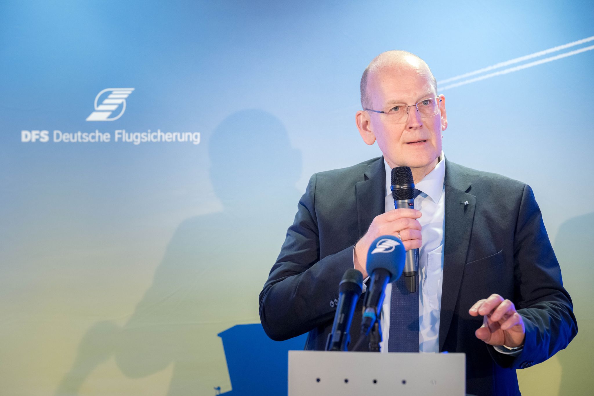 Flugsicherung plant Drohnenabwehr mit Telekom und Hensoldt