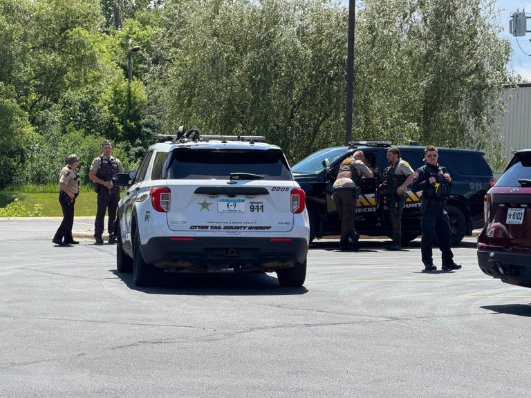 Breaking news: Armed suspect on the loose after attempted bank robbery ...