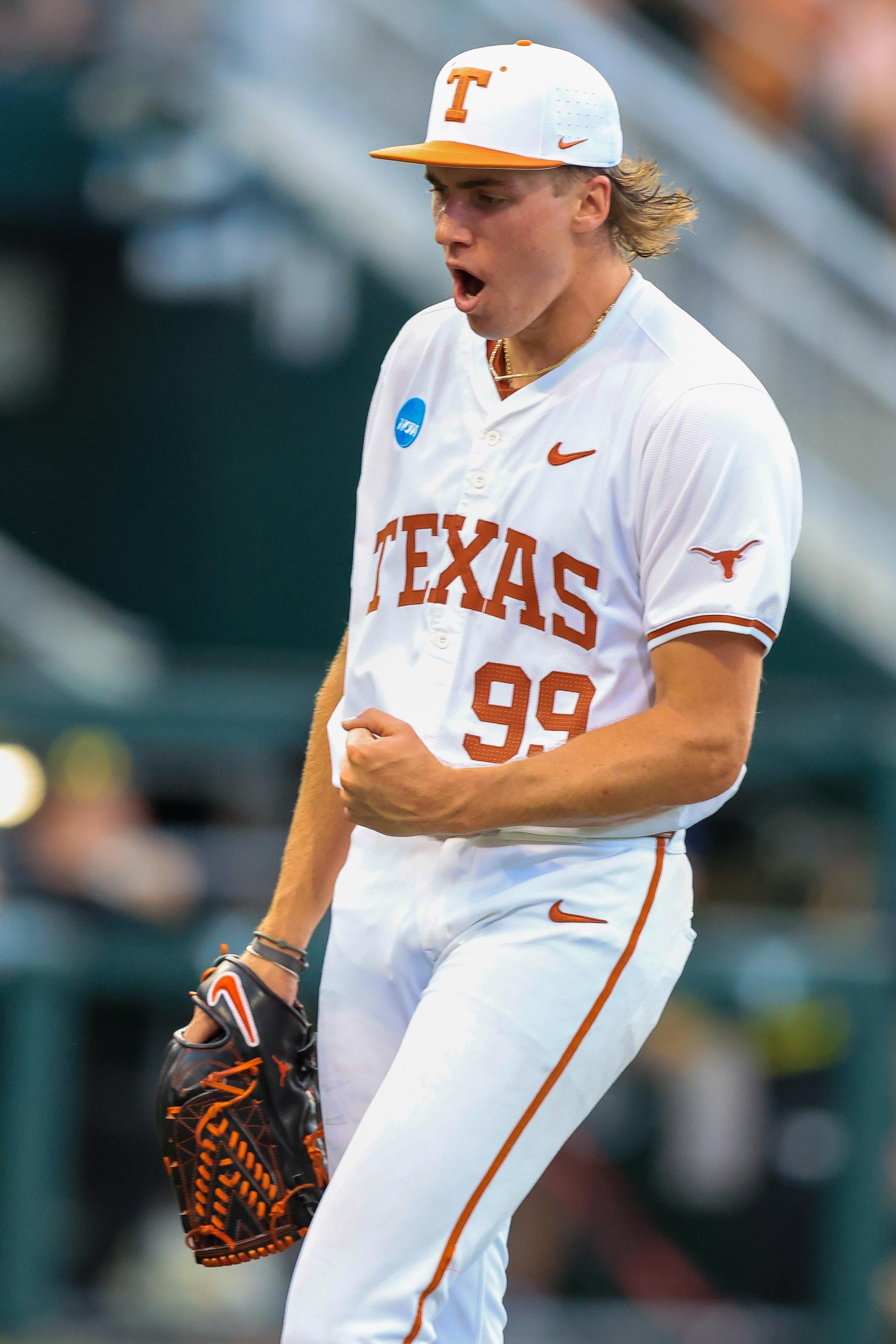 No. 6 Texas faces red-hot No. 3 Georgia to open CWS