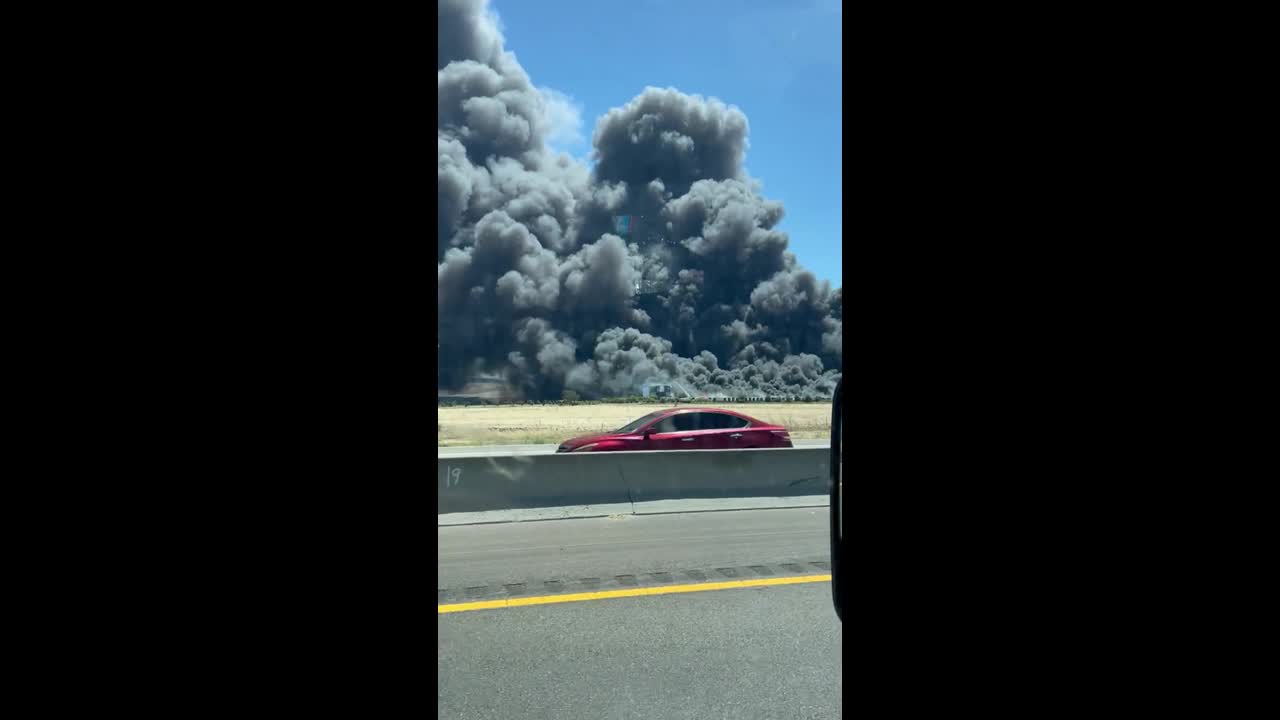 Massive fire destroys Medline medical supply warehouse in Tracy ...