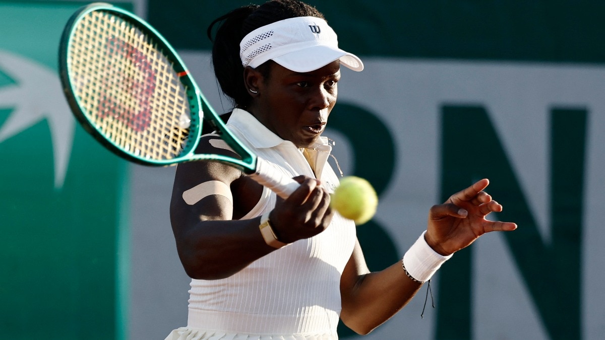 Canadian teen Victoria Mboko out of Wimbledon due to knee injury at Queen's