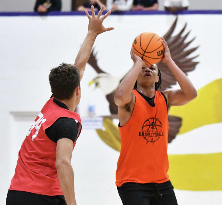 Edwardsville boys basketball starts building around new varsity core