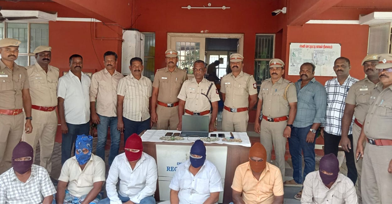 Six, including former cops, arrested for posing as CBI officers ...