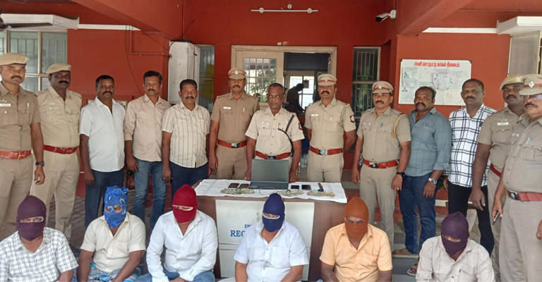 Six, including former cops, arrested for posing as CBI officers ...