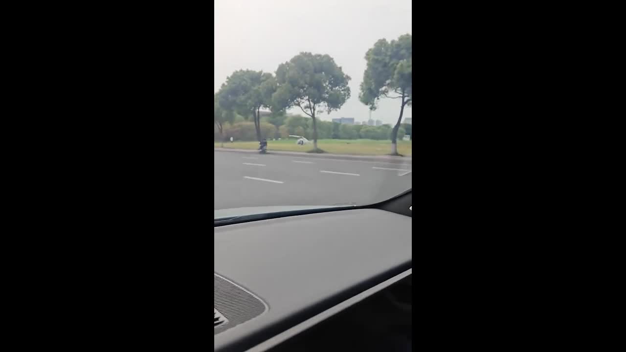 Helicopter spins violently after emergency landing with two occupants ...