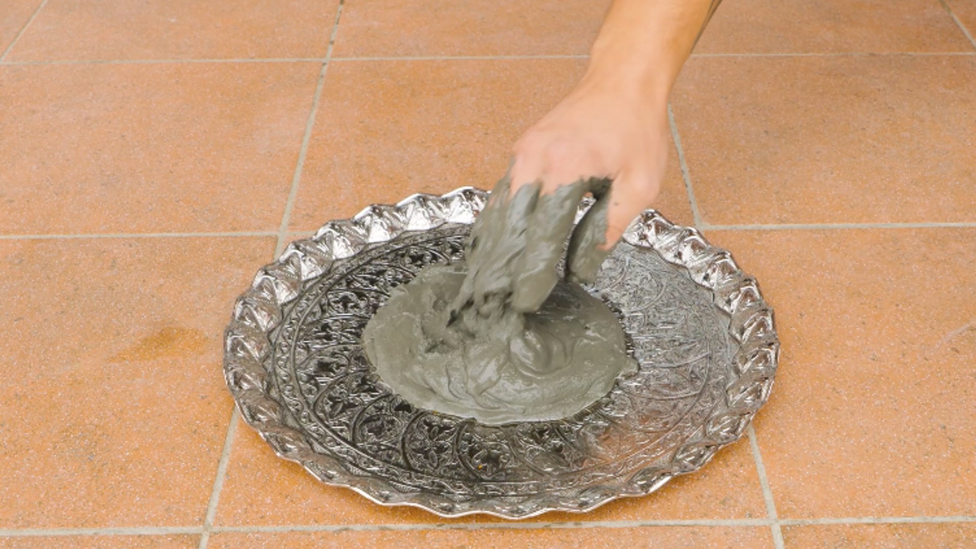 Creative cement planter project for your garden retreat