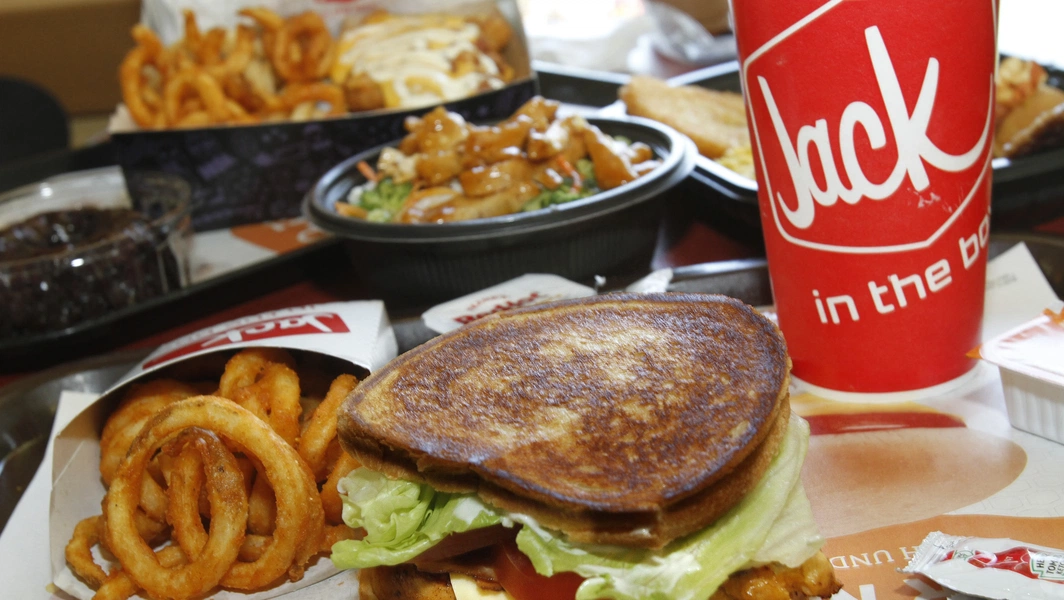 5 fast-food chains serving burgers for breakfast