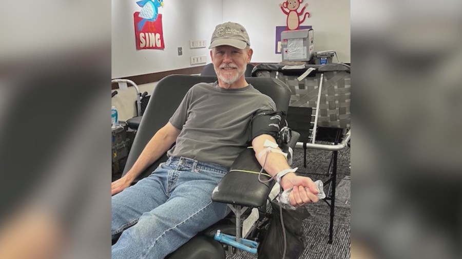 Chicago alderman embraces blood donation as civic duty