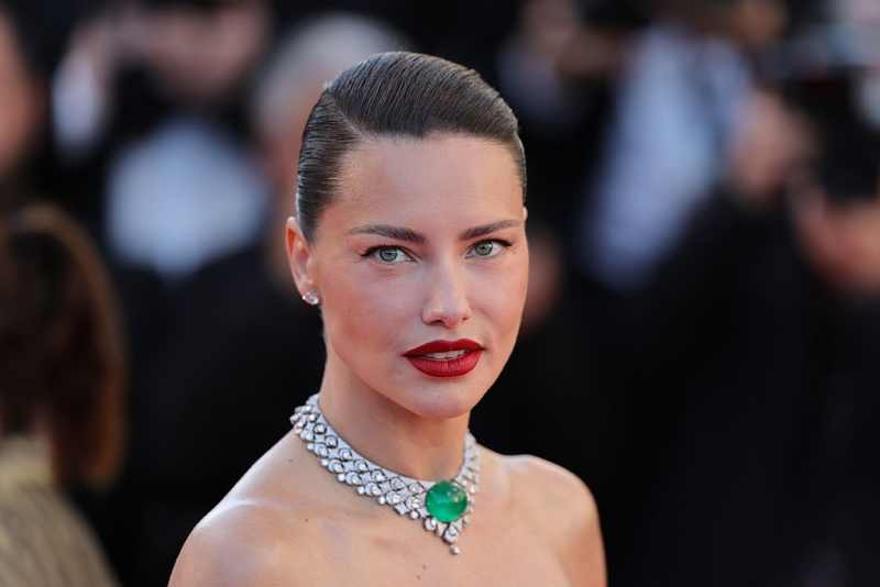 At 45, Adriana Lima reveals the workout behind her timeless look