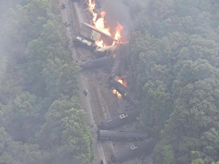 Train carrying ethanol derailed near Lancing in Morgan County