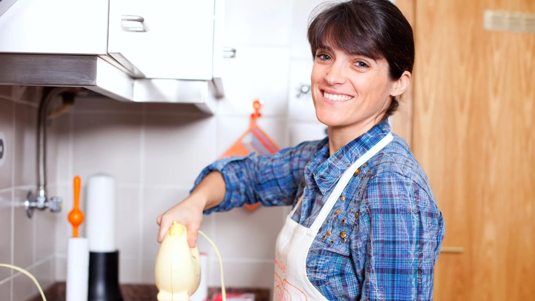 Bake cakes like a pro at home
