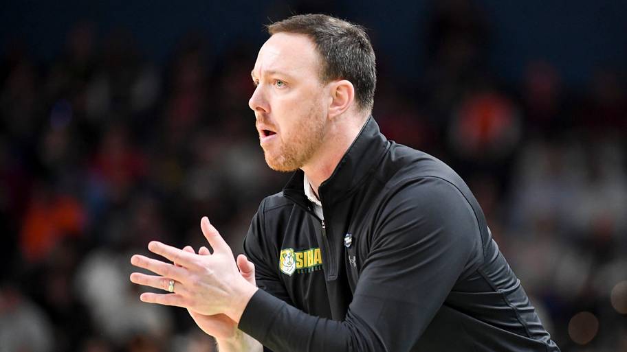 Syracuse basketball gets into mix for 4-star big man who won MVP at ...