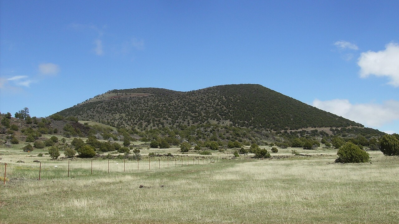 You can drive straight to the top of an extinct New Mexico volcano and ...