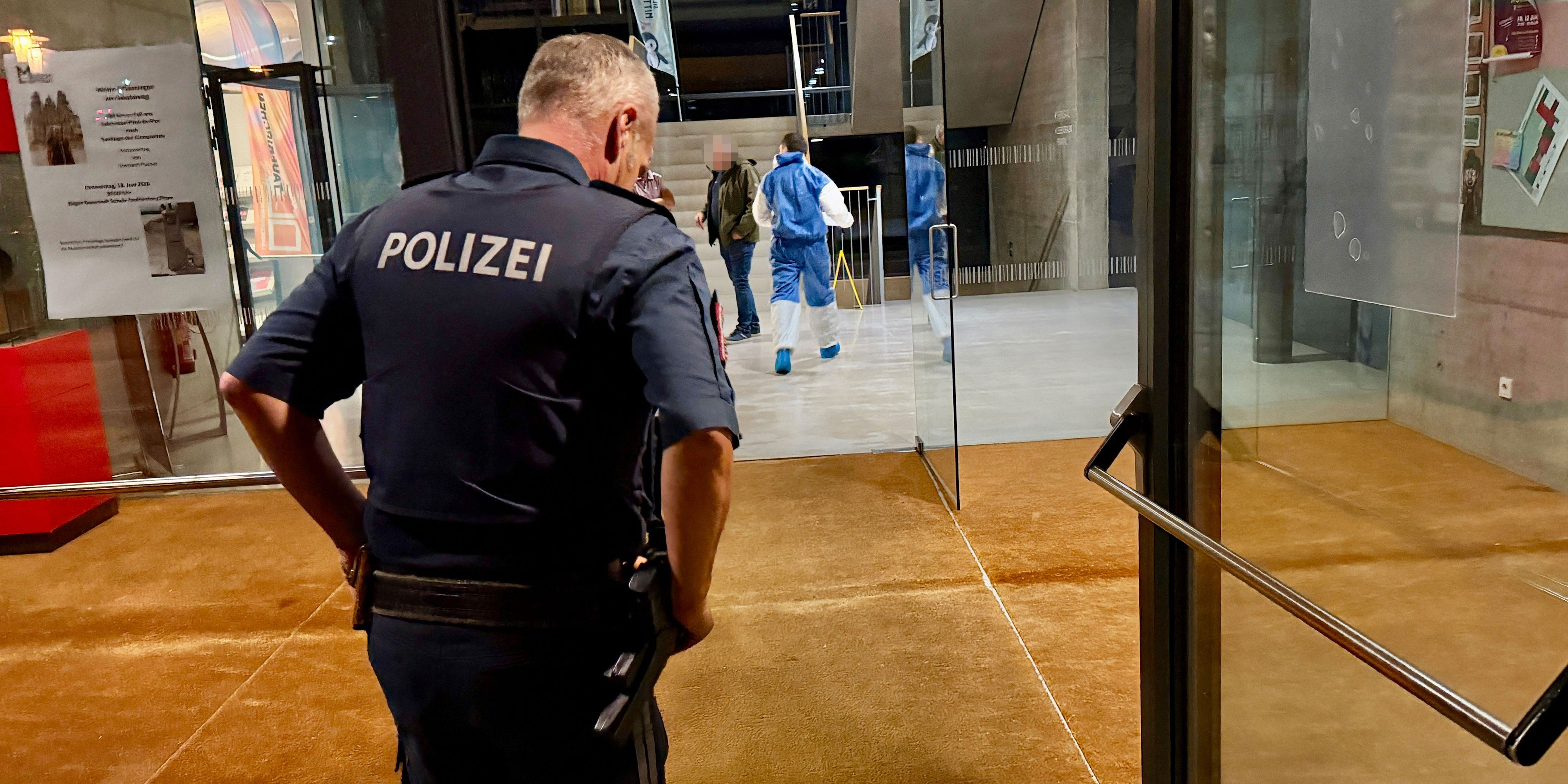 Mord-Alarm: Lehrerin (28) tot in Schule gefunden