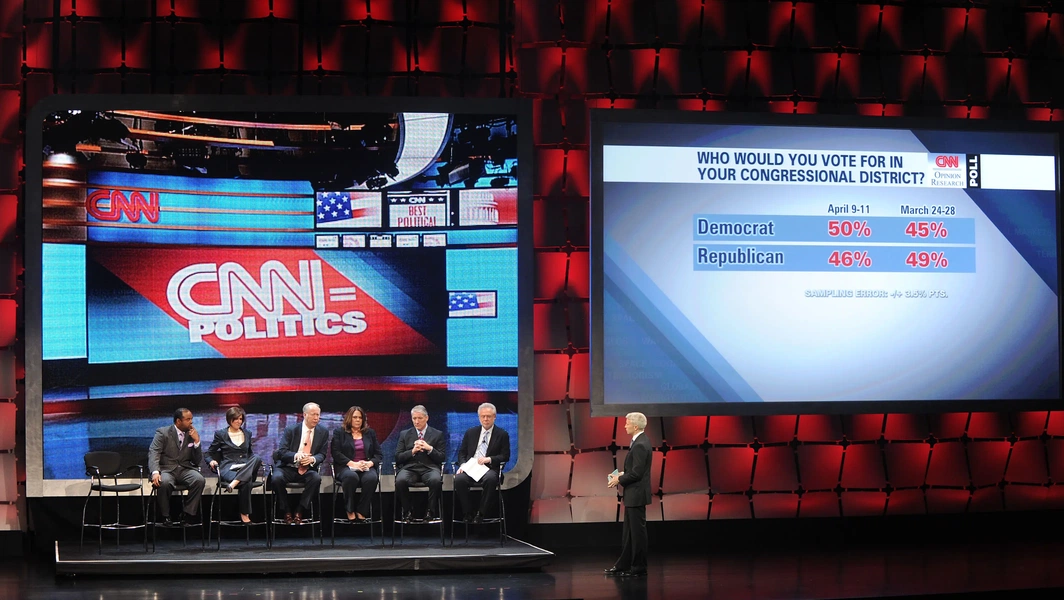 Conservative commentators intensify criticism of mainstream media