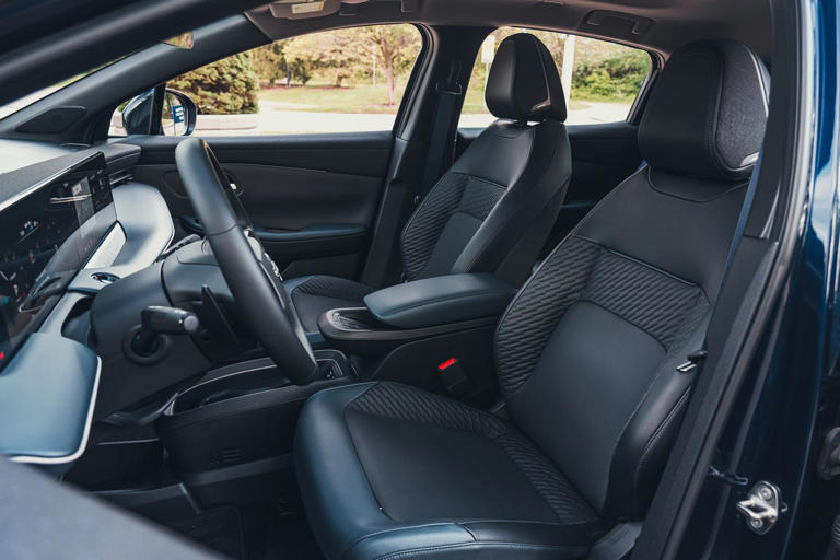 Take a peek inside the 2026 Nissan Leaf Platinum+