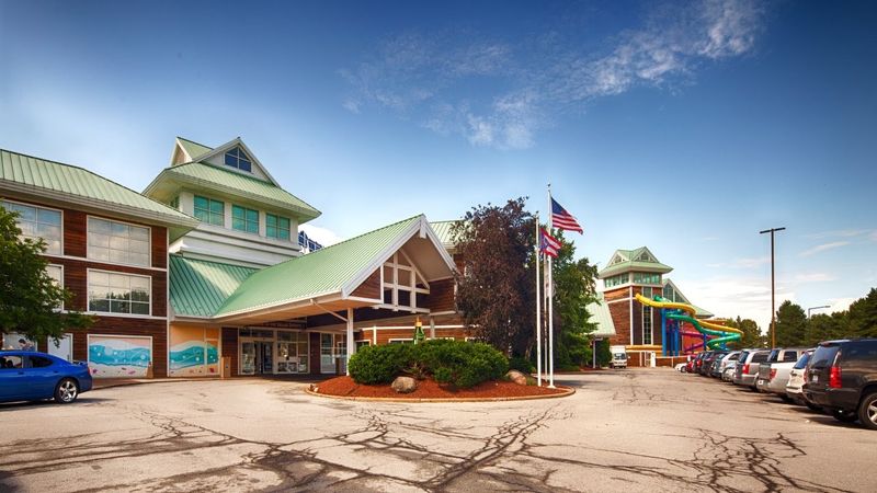 All-in-one Ohio waterpark resort where massive slides and indoor waves ...