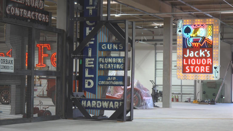 'It takes people back': Man collects New Mexico, Route 66 neon signs