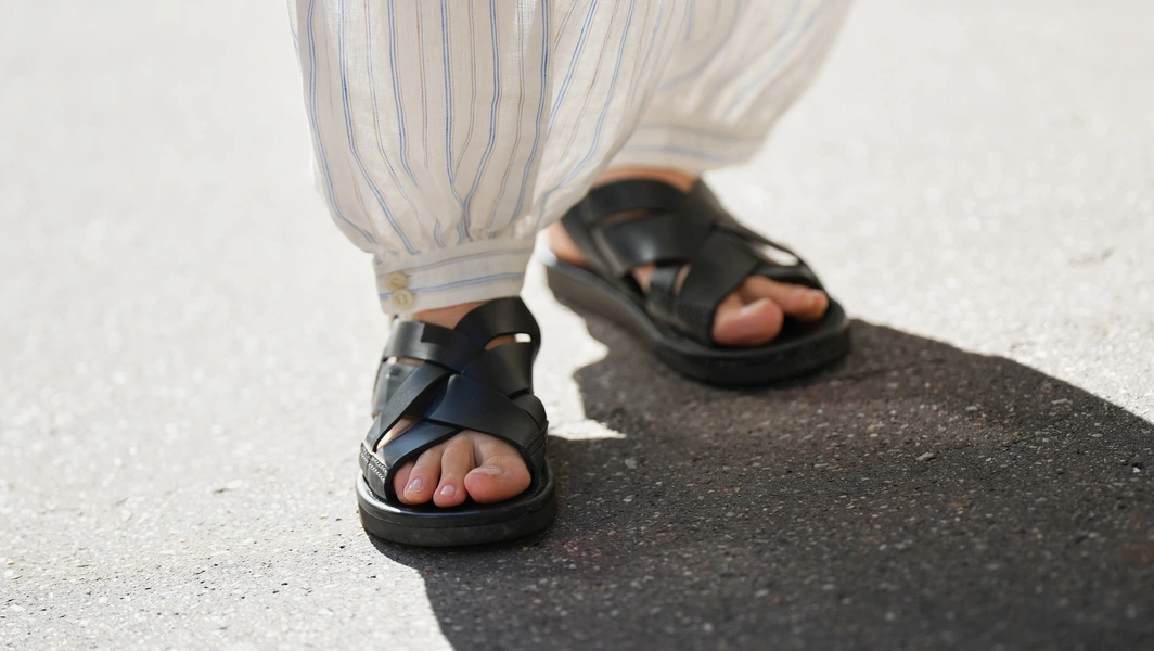 Skechers travel sandals drop to $30 ahead of Prime Week