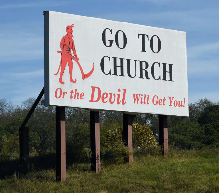 Southern Baptists tell people to go to church, not just watch on YouTube