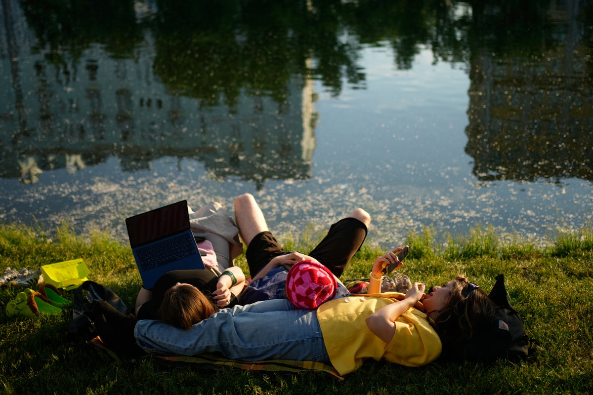Daily life around the world, in photos