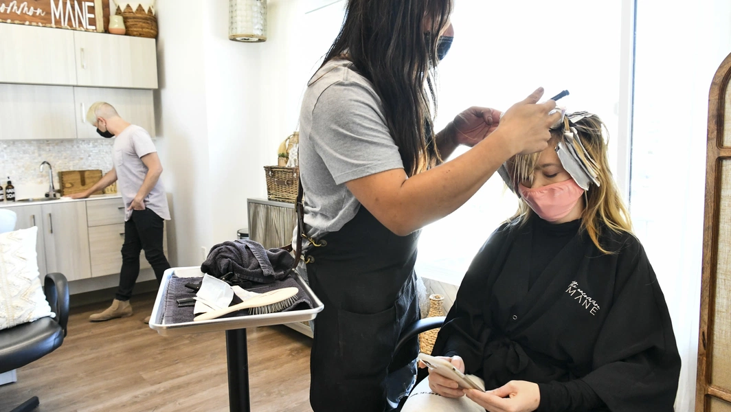 14 salon behaviors stylists wish clients would avoid