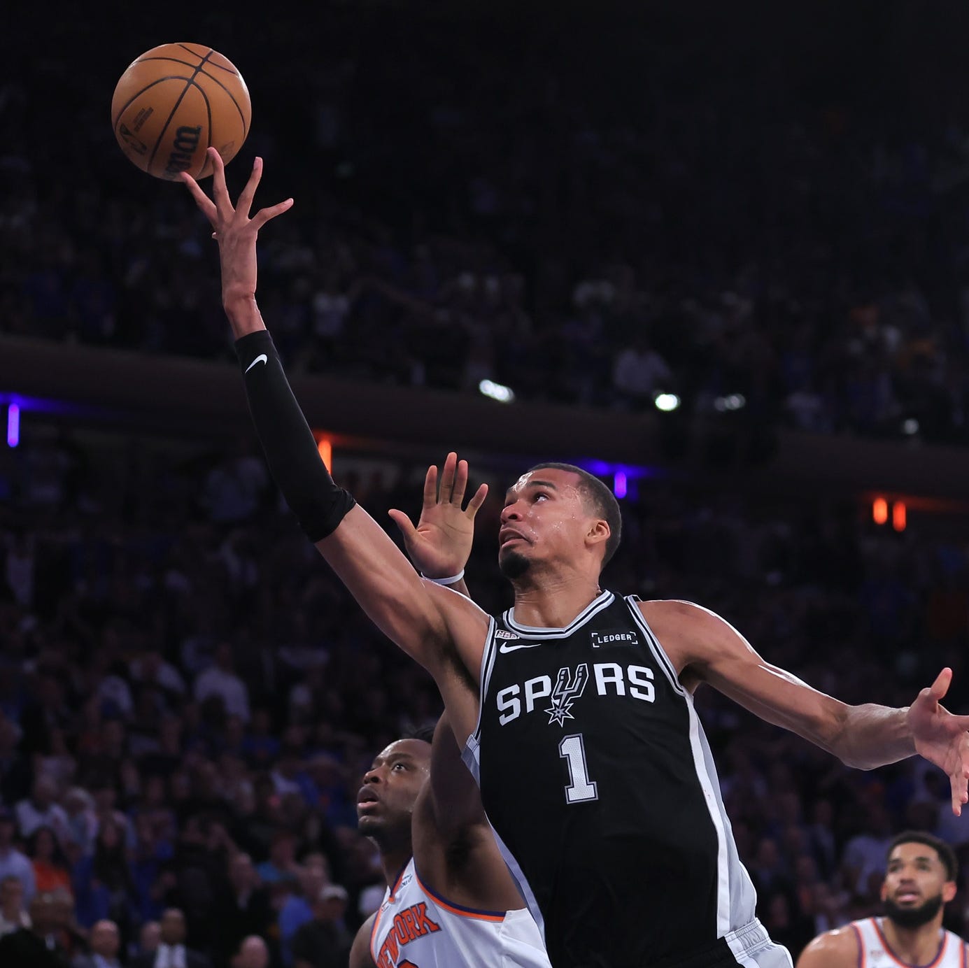 Want to see the Knicks clinch in San Antonio? Buy NBA Finals Game 5 tickets