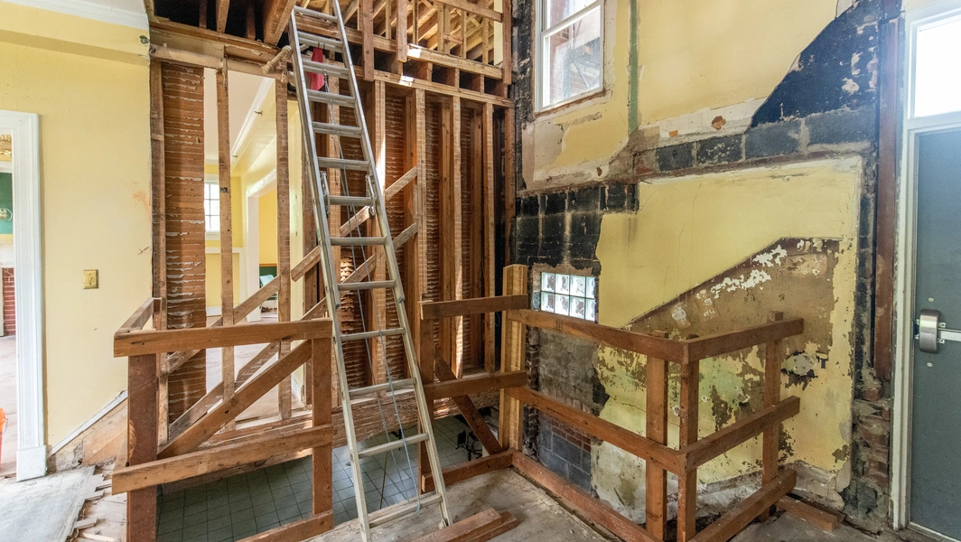 8 unforgettable DIY and construction surprises