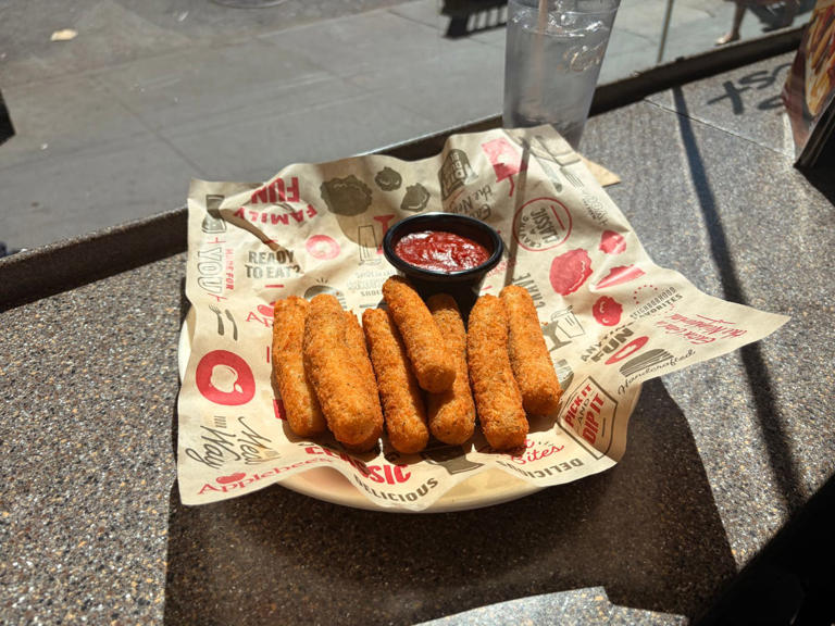 I tried mozzarella sticks from 3 chain restaurants—one was shockingly ...