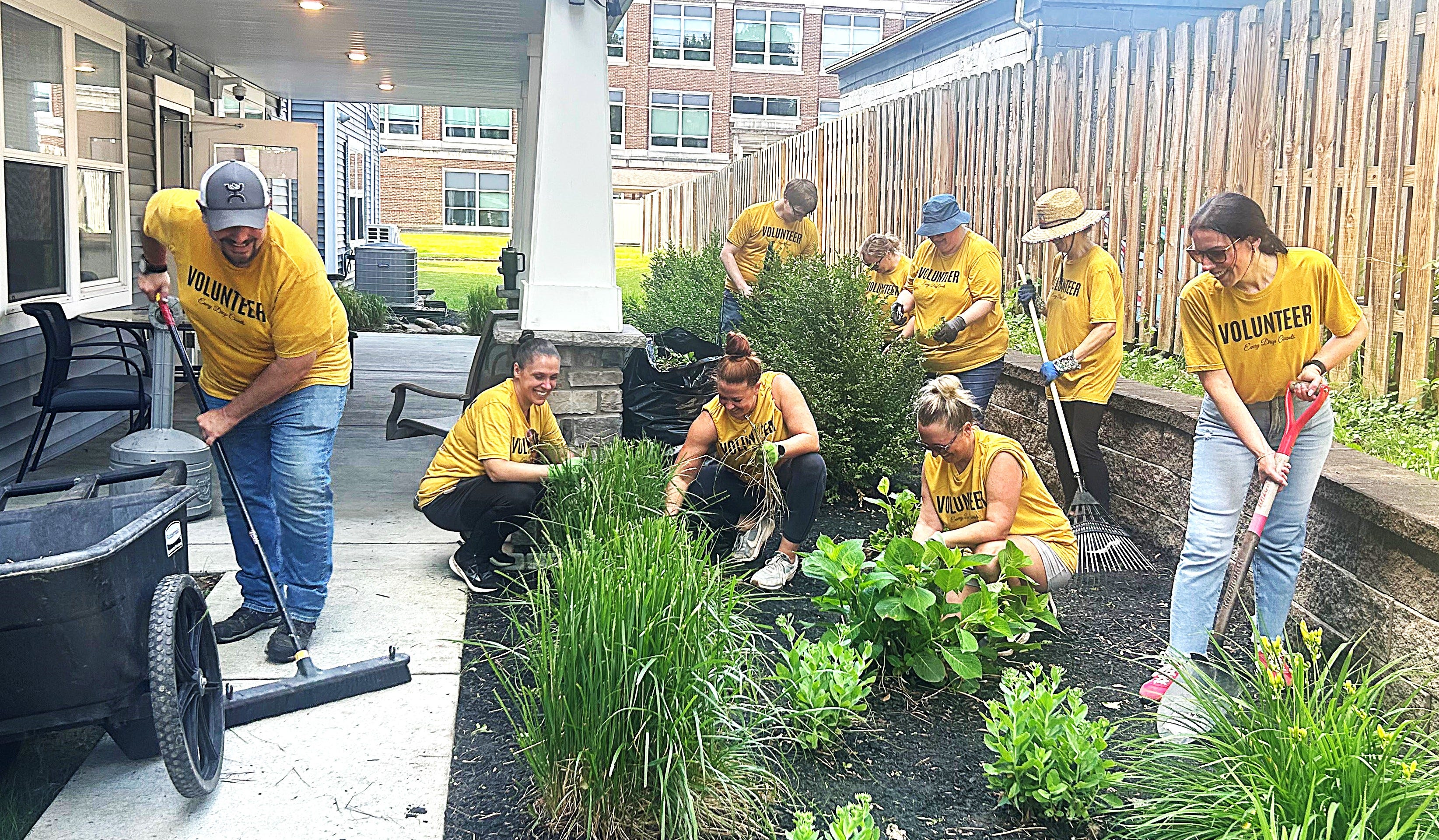 'People helping people.' United Way Day of Action draws 400 volunteers
