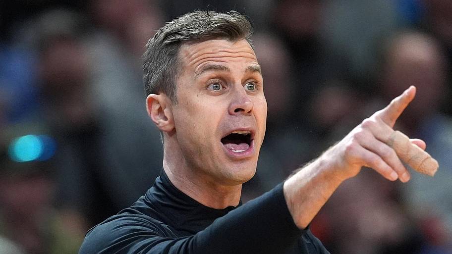 Insiders predict different direction for Mavericks coaching search