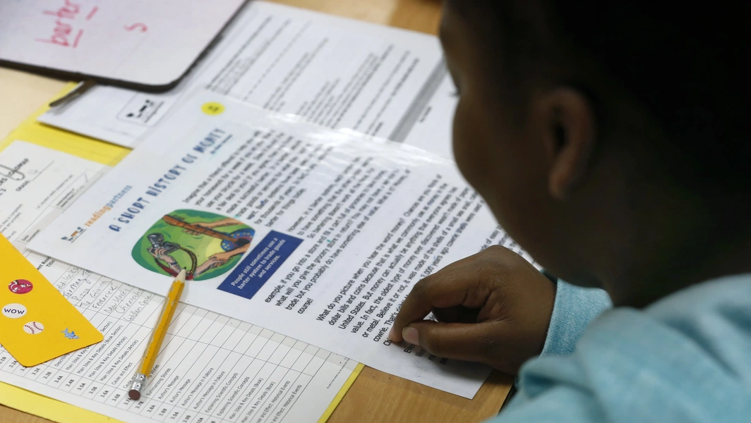 UC Berkeley professor slashes reading load amid literacy concerns