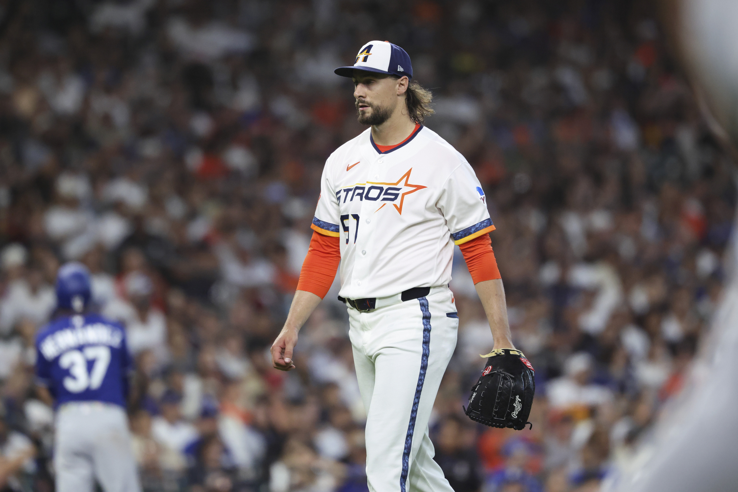 Astros designate Ryan Weiss for assignment, select Raynel Delgado