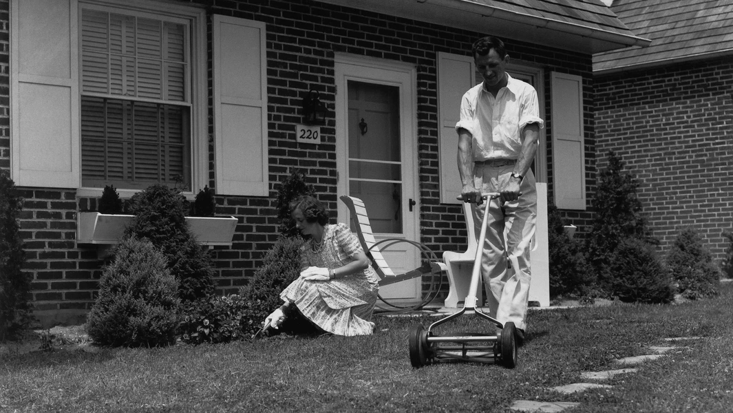 14 common lawn care mistakes to avoid