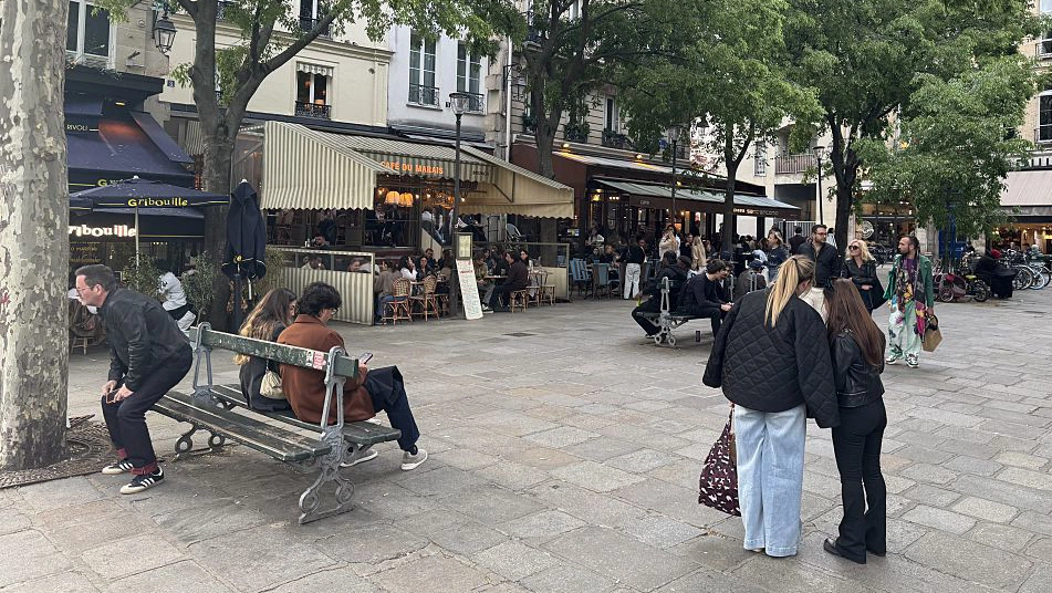 Daily life in Paris for American expats
