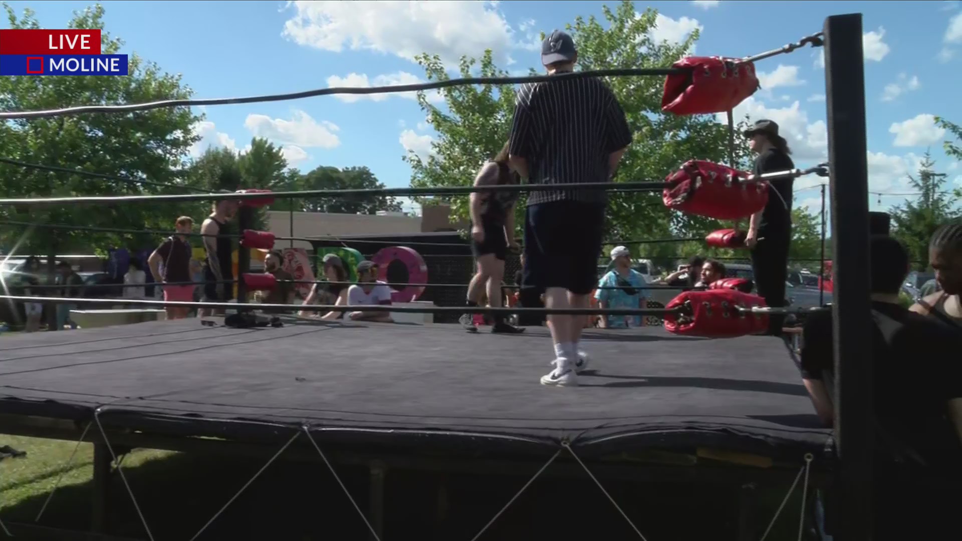 Pro wrestlers at Mercado on 5th