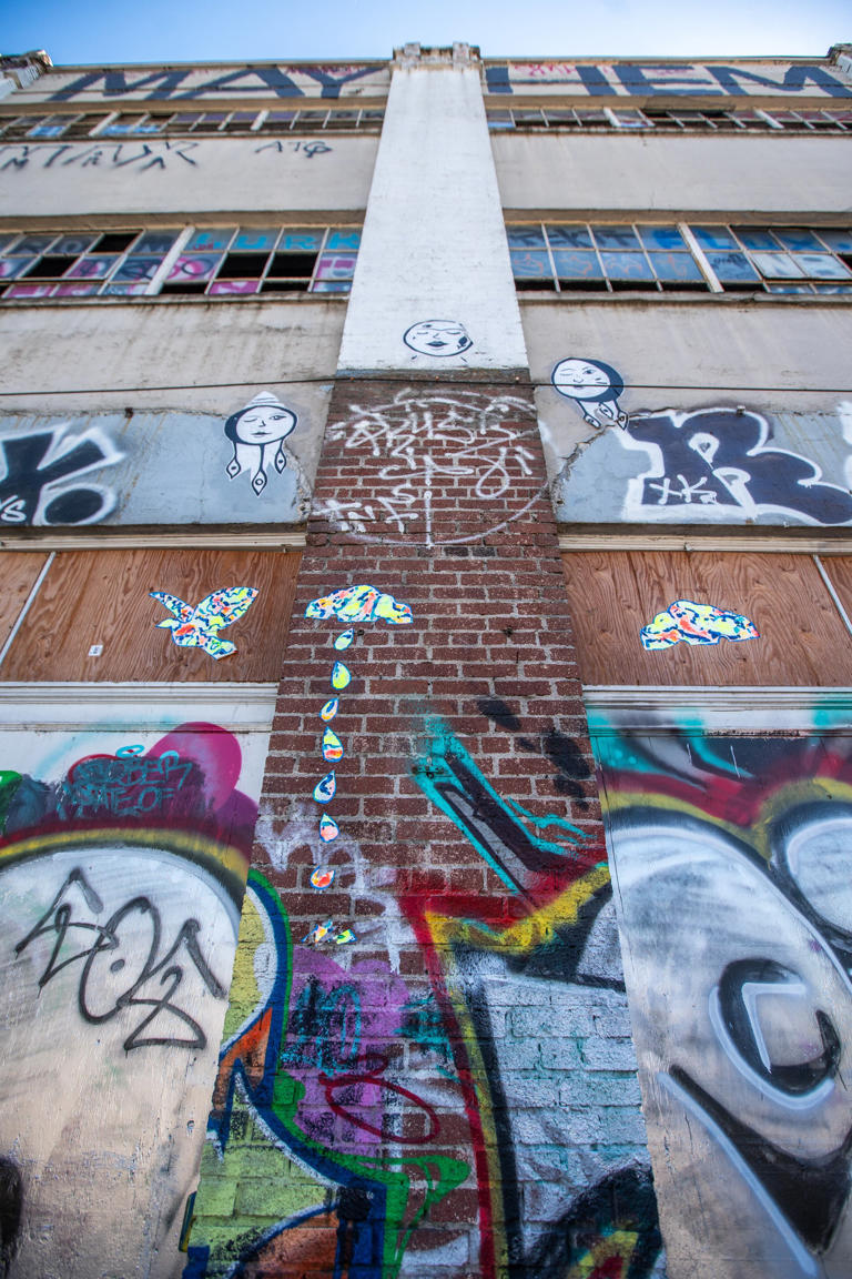 Contractors clean graffiti off this iconic Portland eyesore property