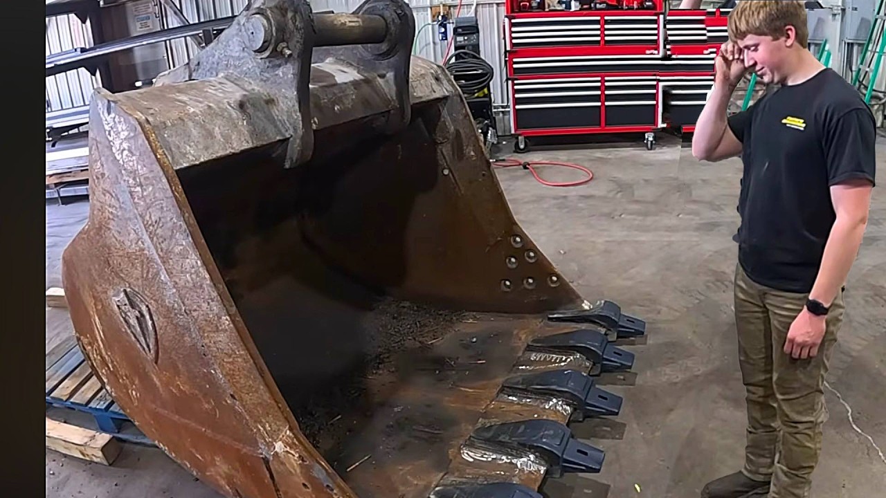 Fixing a worn John Deere 350G excavator bucket: Parts and repairs explained