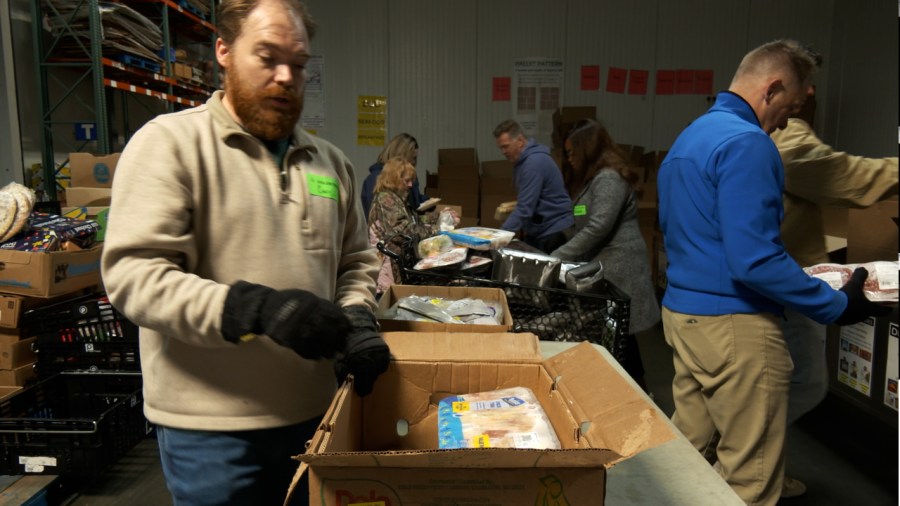 News: 2 volunteers at Second Harvest Food Bank of Middle Tennessee