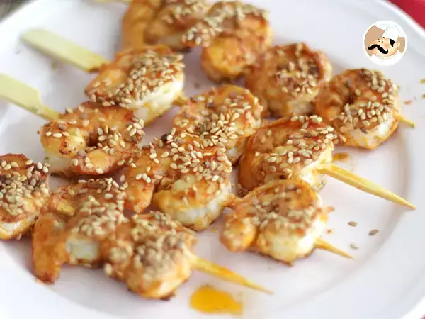 Brochetas de gambas estilo chino