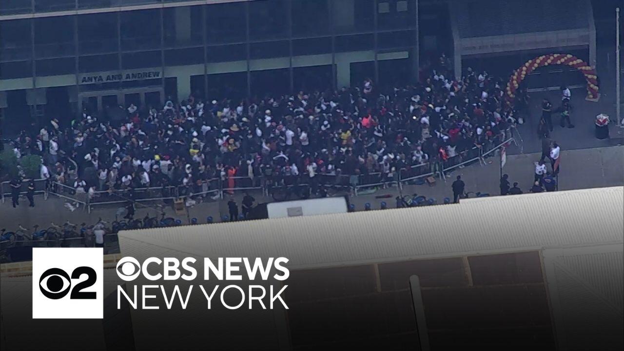 Large crowds form in NYC to apply for Kai Cenat's streamer university