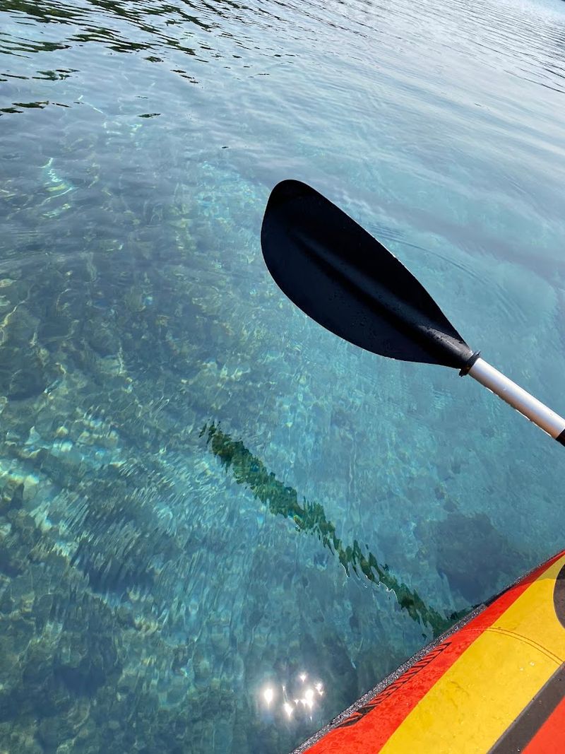 This spring-fed Oregon lake has water so clear you can see the bottom ...