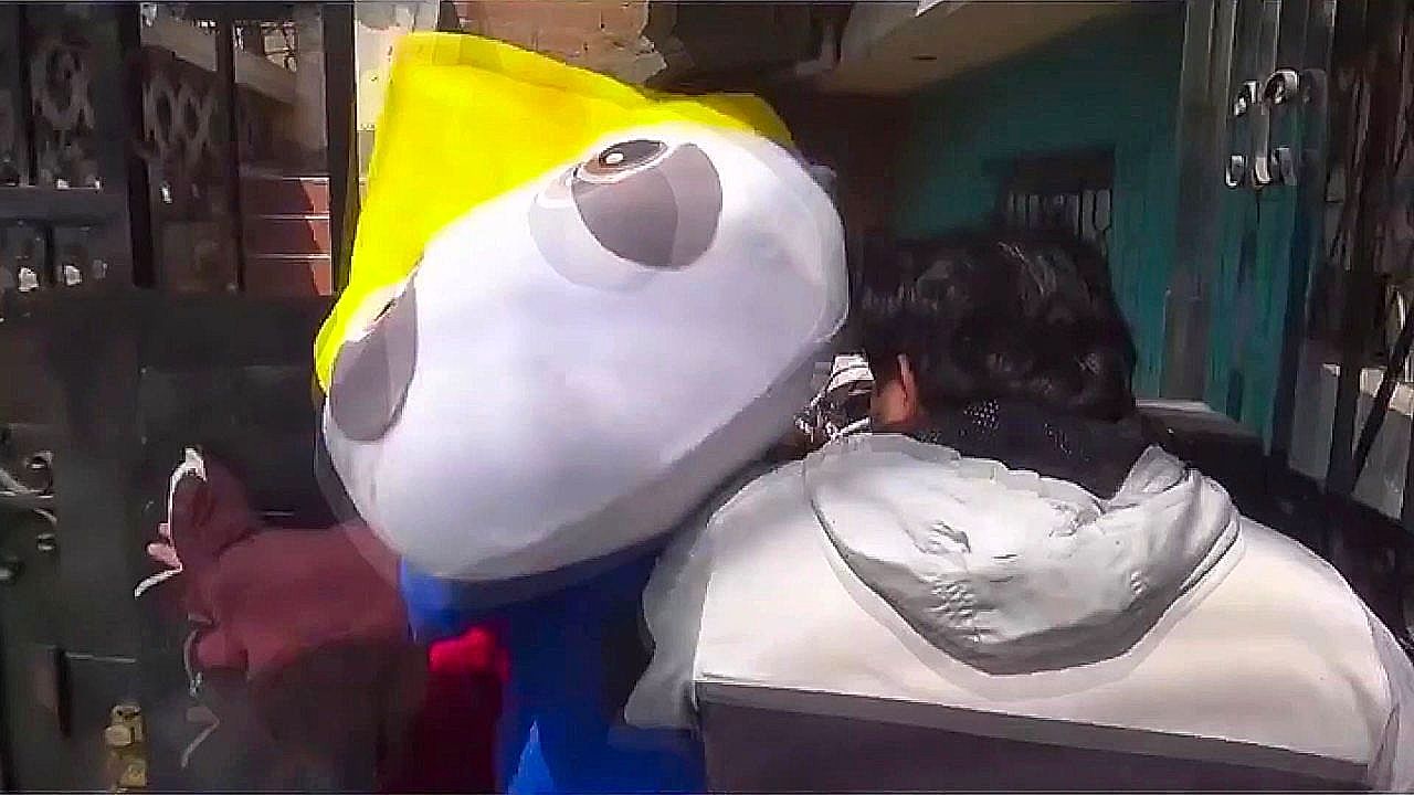 Peruvian police dress as World Cup mascot to arrest drug suspect in ...