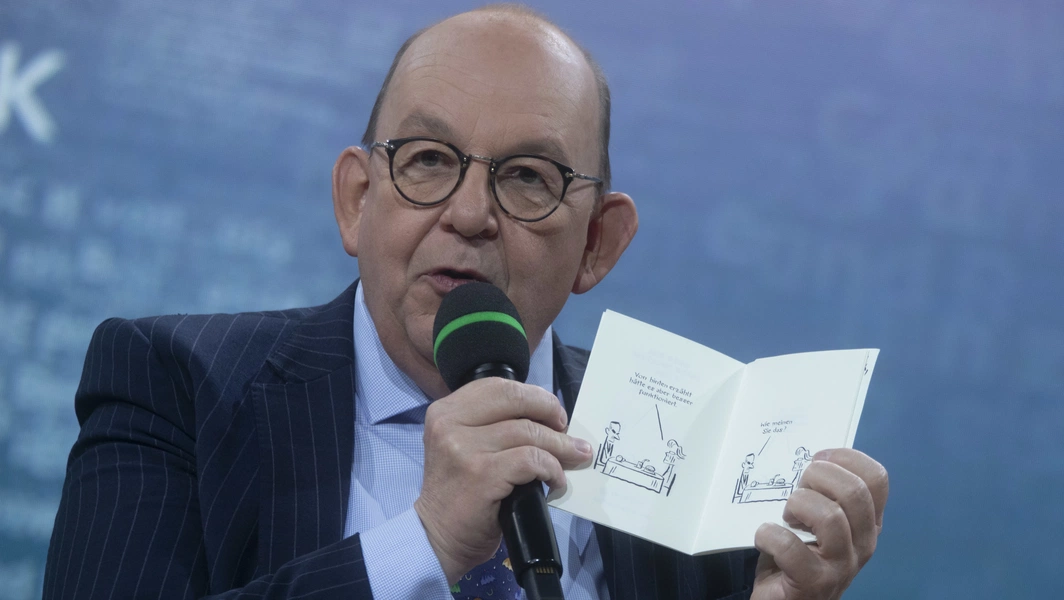 Denis Scheck attackiert Bestsellerlisten und Aufräumtrend