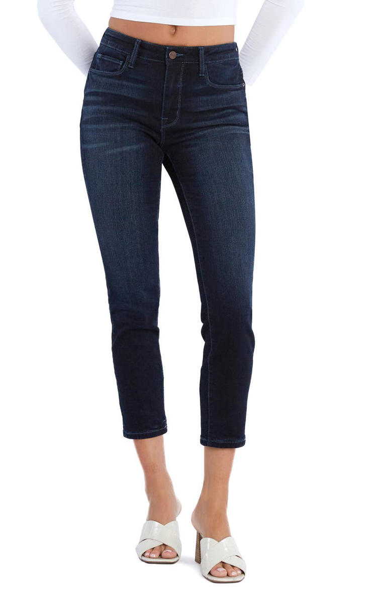 Here's how Rihanna just made cropped skinny jeans look modern