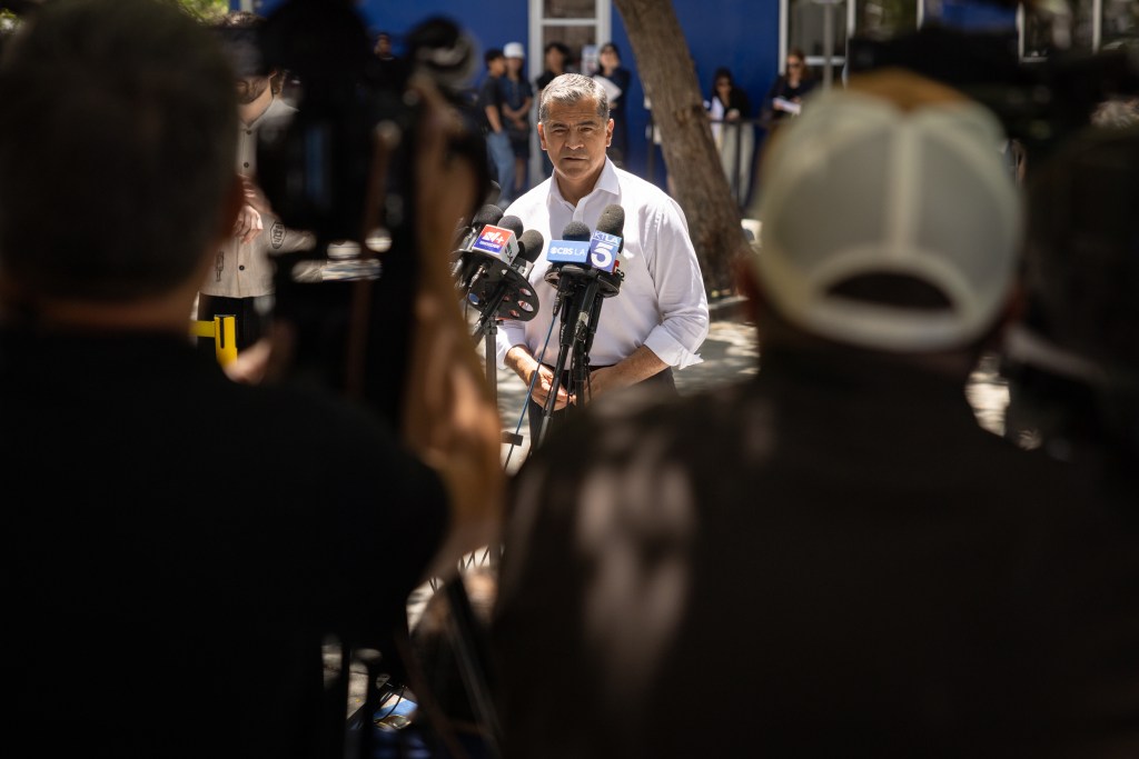 Powerful CA group gets behind Xavier Becerra — first Dem gov candidate ...