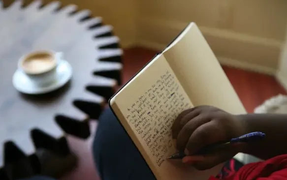 Small journaling habits that change your day