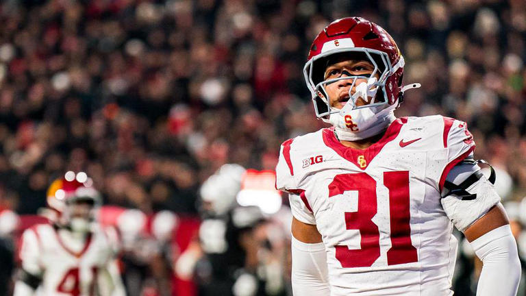 Four-star linebacker recruit takes key unofficial visit with USC Trojans