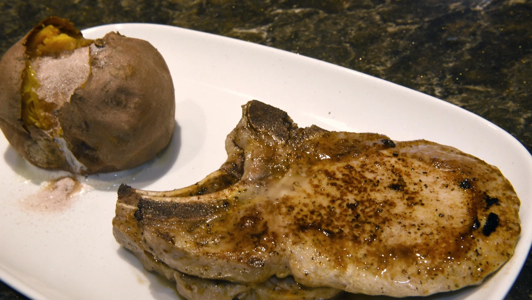 Techniques for juicy, flavorful pork chops